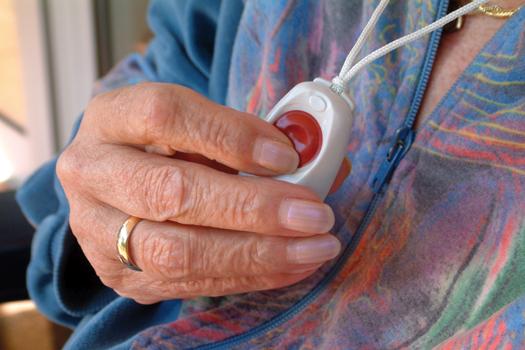 Hausnotruf kann Leben retten: sicher selbstbestimmt zuhause wohnen